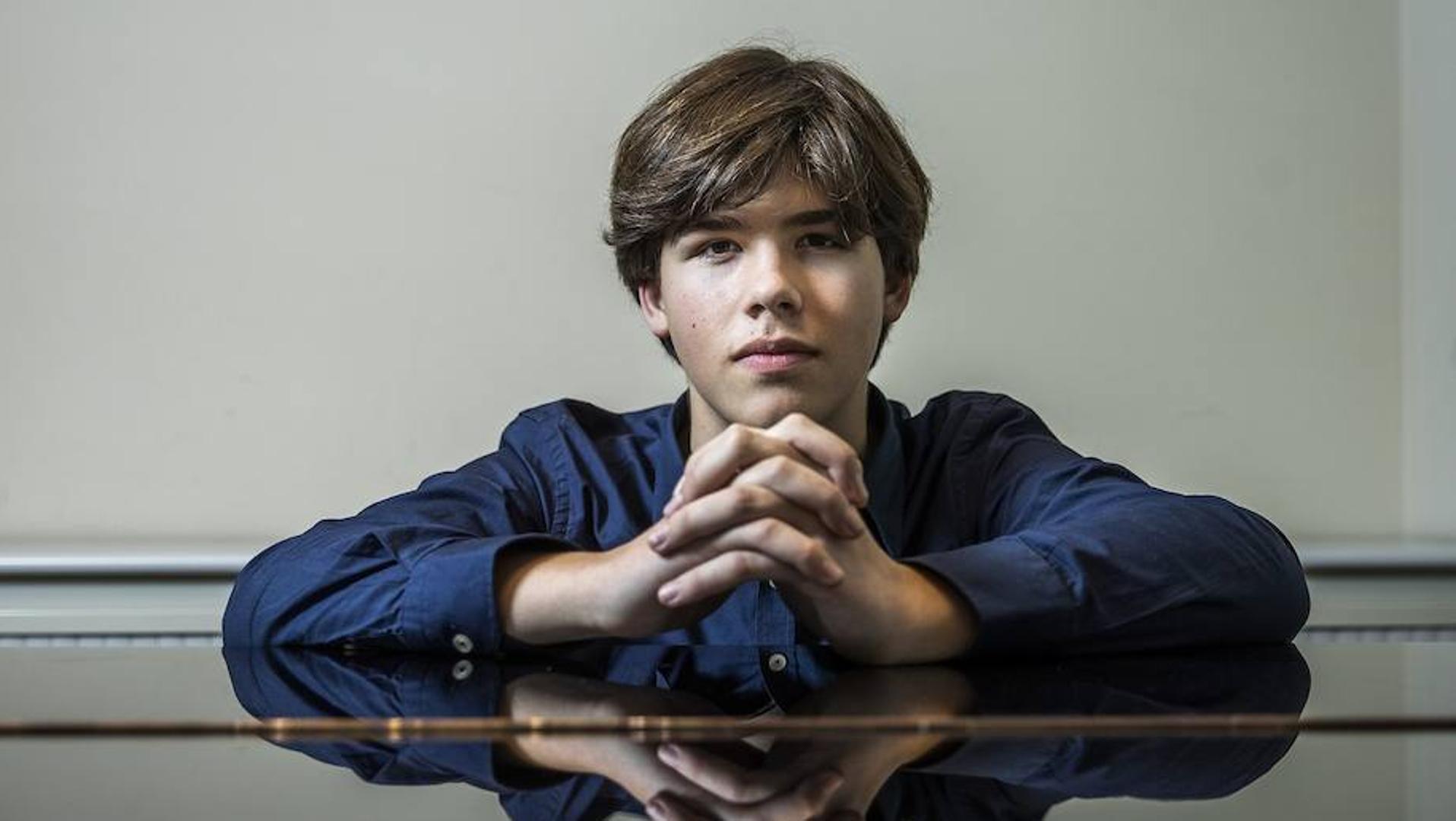El joven pianista Guillermo Hernández toca a Schumann con la OSCyL | El ... El joven pianista Guillermo Hernández toca a Schumann con la OSCyL | El ...